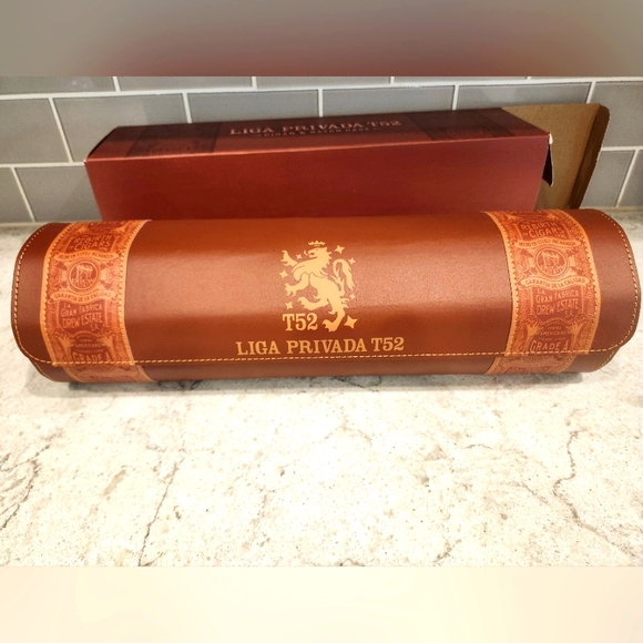 Drew Estates Liga Privada | Accessories | Drew Estate Liga Privada T52 ...